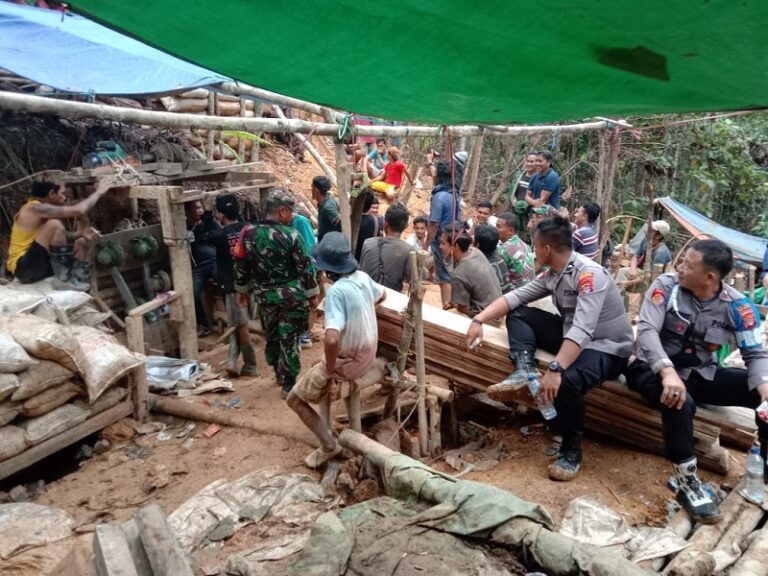 Tambang Emas Ilegal Di Bulungan Longsor Korbannya 1 Warga Sipil Dan