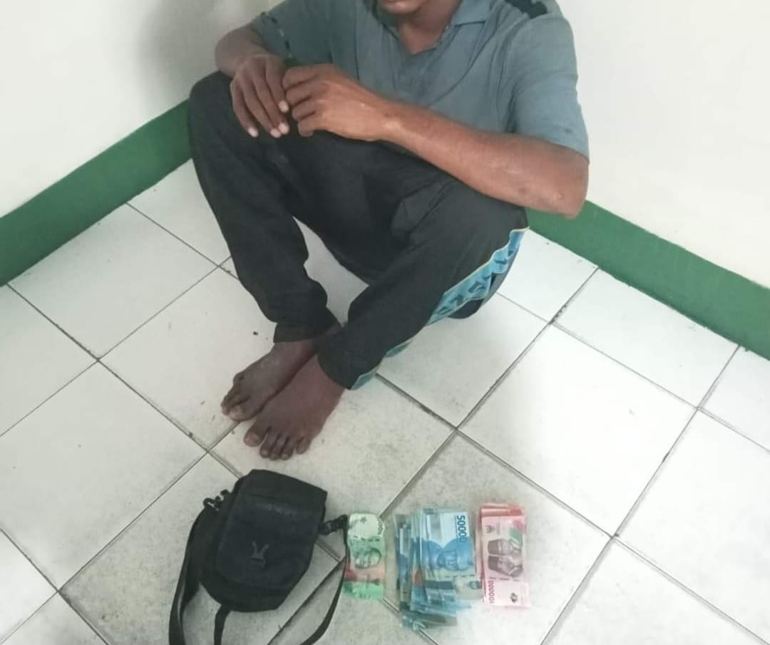 Pemuda Gangguan Jiwa Tertangkap Mencuri Uang Rp8 Juta – Niaga.Asia Pemuda Gangguan Jiwa Tertangkap Mencuri Uang Rp8 Juta – Niaga.Asia