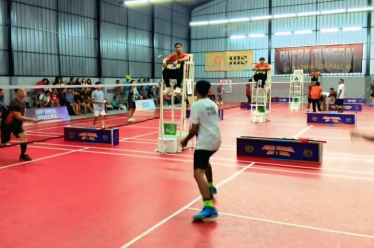 Bupati Irwan Sabri Buka Turnamen Bulutangkis Putra Tunggal Cup II 2025 ...